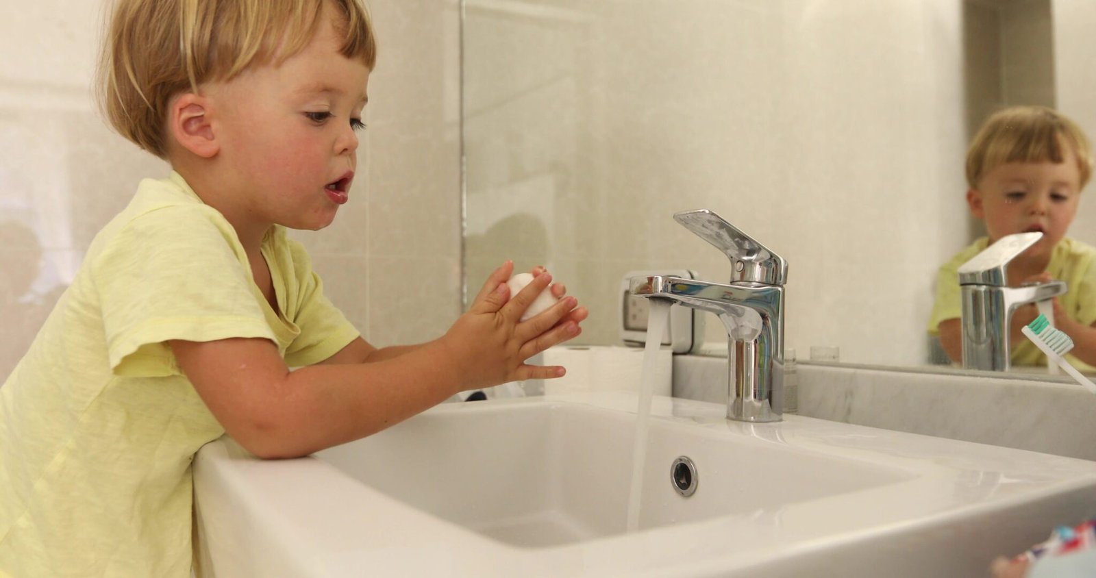 Best Wash Basin for Kids’ Bathroom | Safety & Design Guide